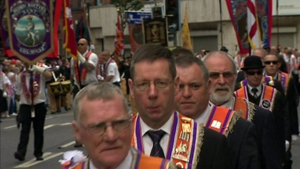 Ulster Covenant: Thousands due at centenary parade - BBC News