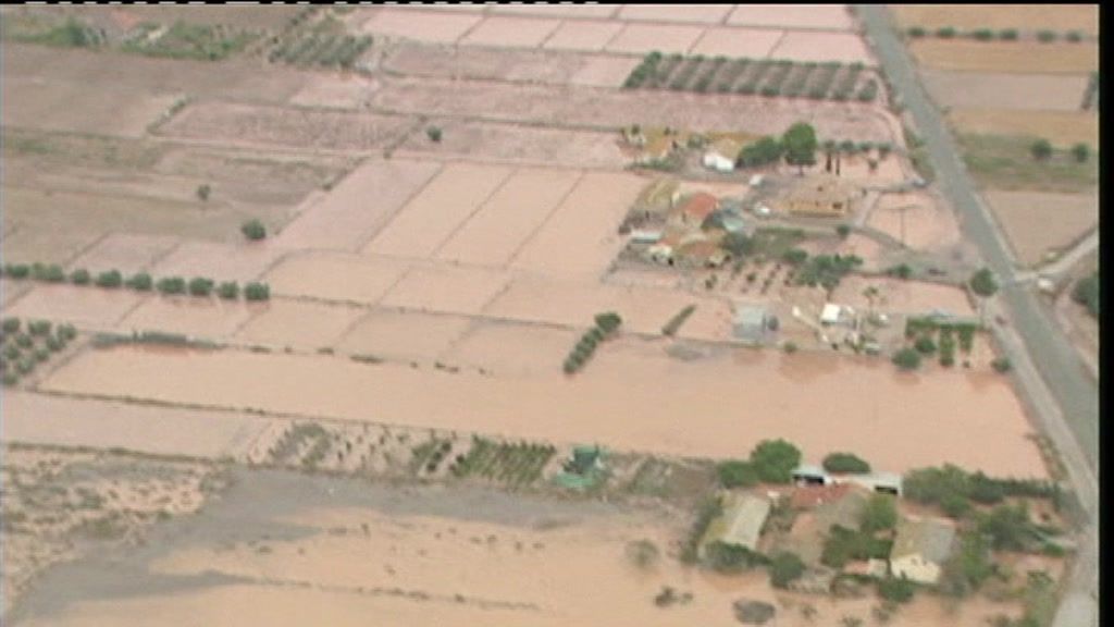 Deadly Spain floods hit Malaga, Murcia and Almeria - BBC News