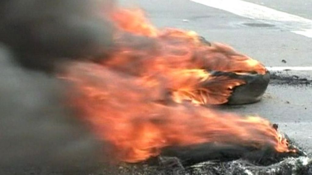 Nicaragua taxi drivers and riot police in violent clashes - BBC News