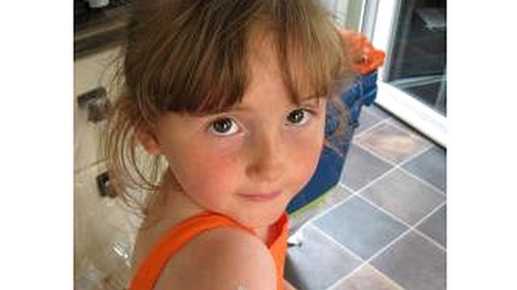 Police: April Jones search biggest in recent history - BBC News