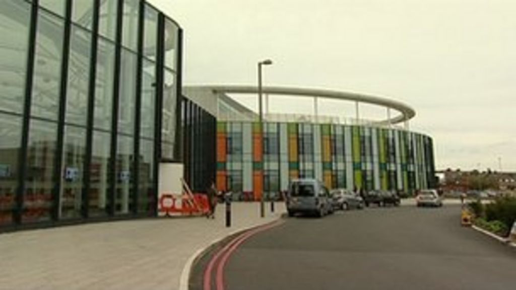 Kings Mill Hospital criticised again for care standards - BBC News