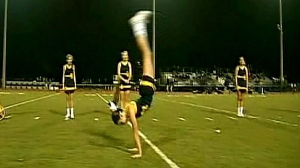 World back flip record set by cheerleader Miranda Ferguson - BBC News