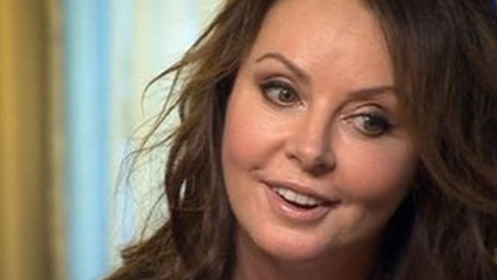 Singer Sarah Brightman to become space tourist - BBC News
