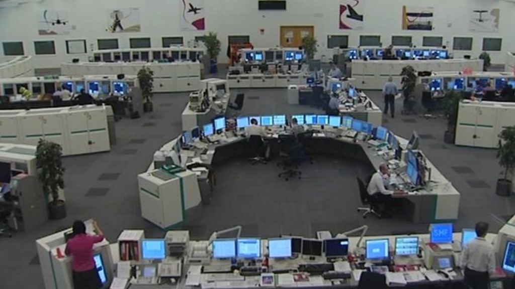 Single European Sky: EU urges action on joint airspace - BBC News