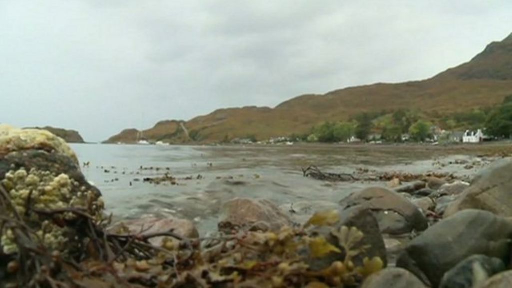 Project brings broadband to remote Scottish islands - BBC News