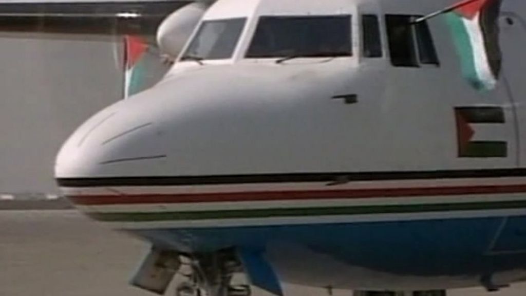Palestinian Airlines take off again - BBC News