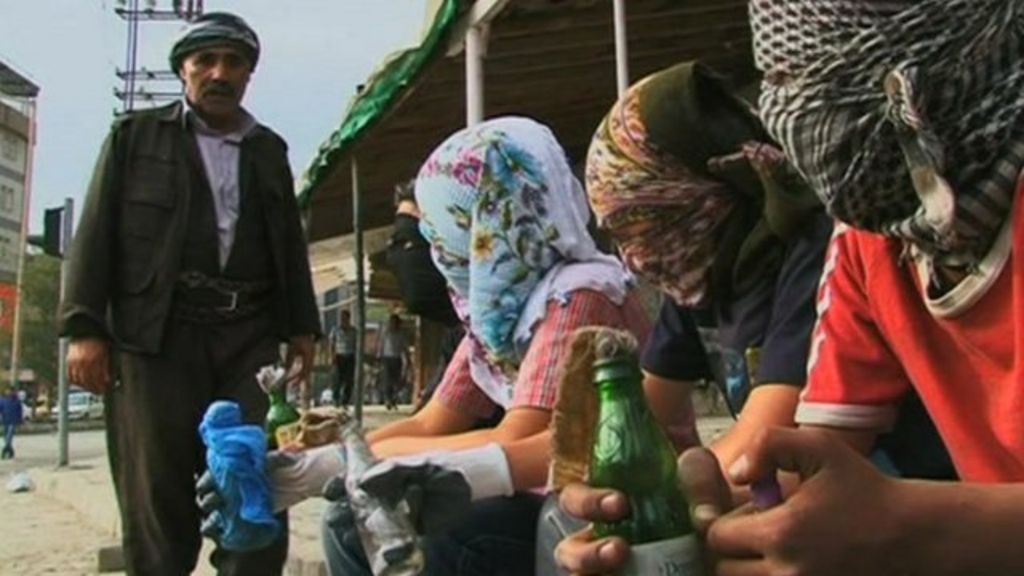 Kurdish rebels continue fight for autonomy in Turkey - BBC News