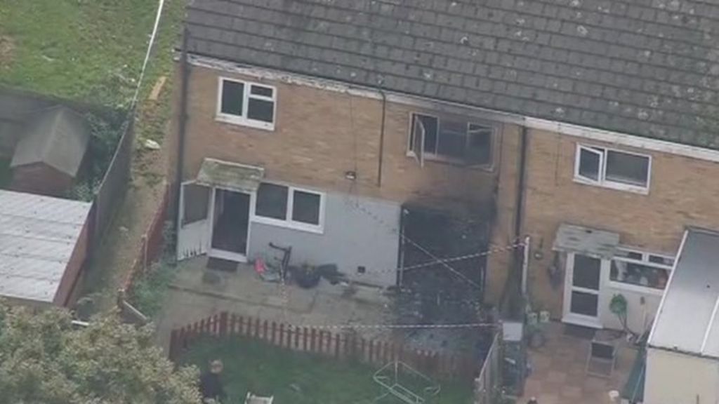 Harlow fire: 'I heard screaming and cries for help' - BBC News