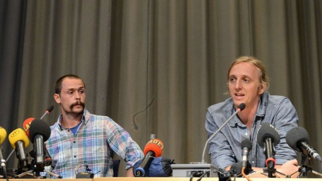 Swedish journalists tell of time in Ethiopia jail - BBC News