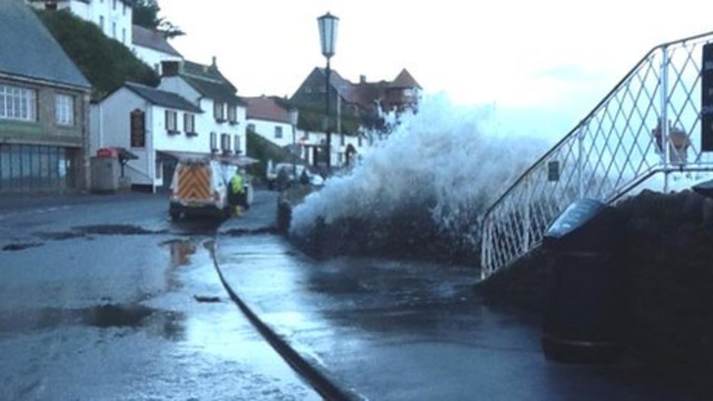 Gales and tides cause floods in Lynmouth - BBC News