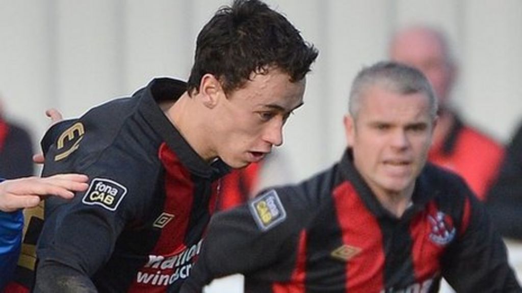 Heatley double knocks Mallards off summit - BBC Sport