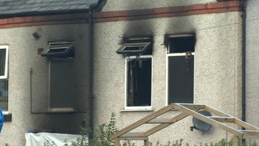 Prestatyn fire murder victims named by police - BBC News