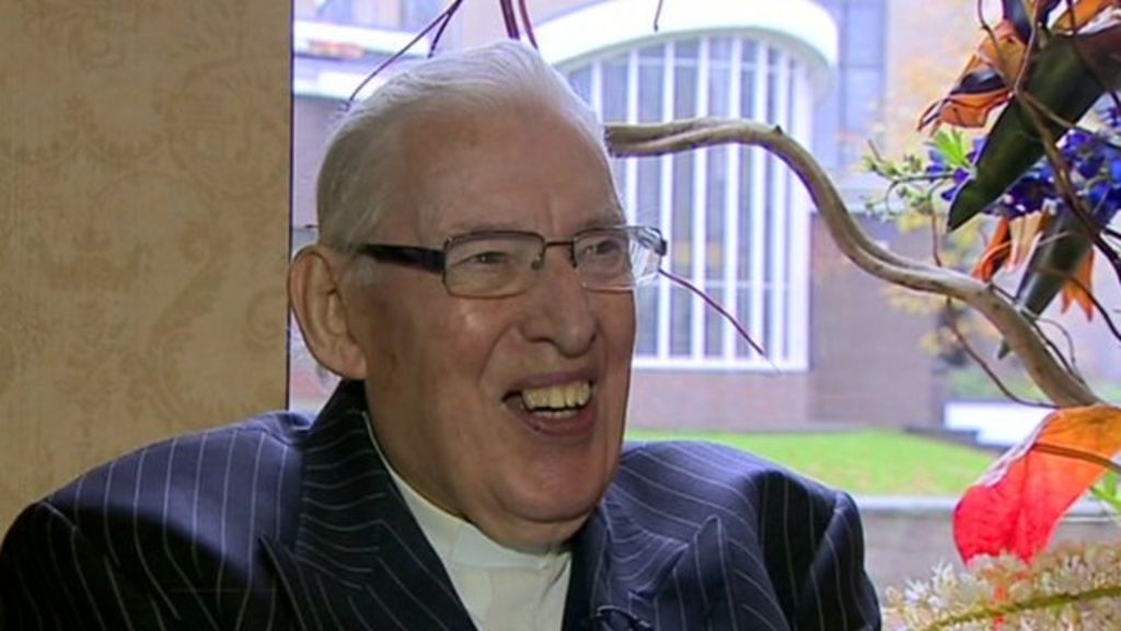 Ian Paisley's revival after serious illness - BBC News