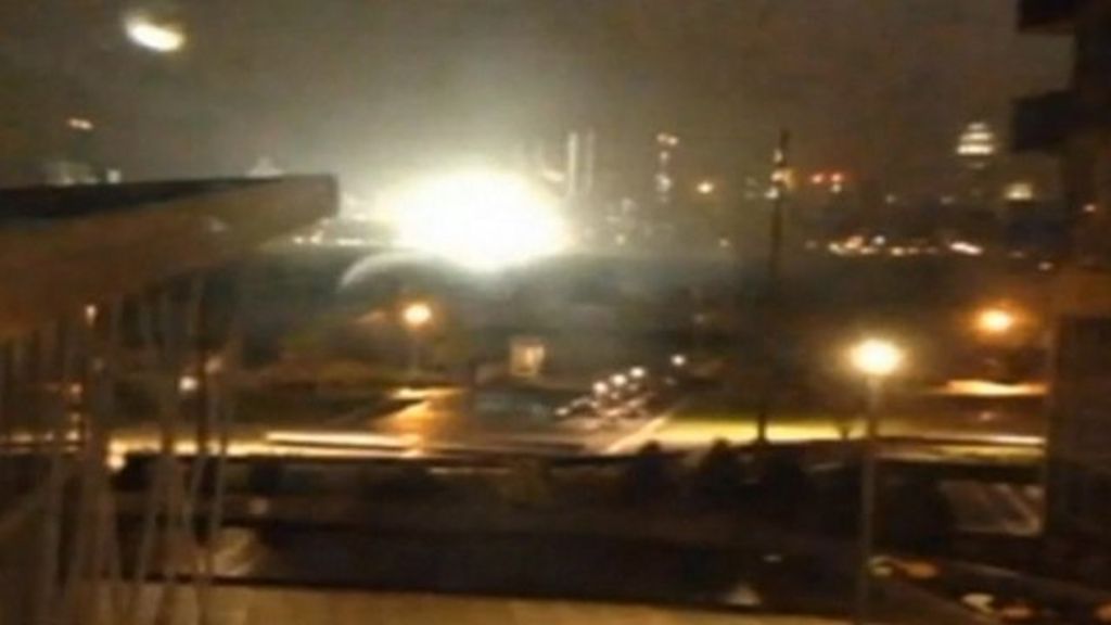 Sandy: New York power surge explosions during storm - BBC News