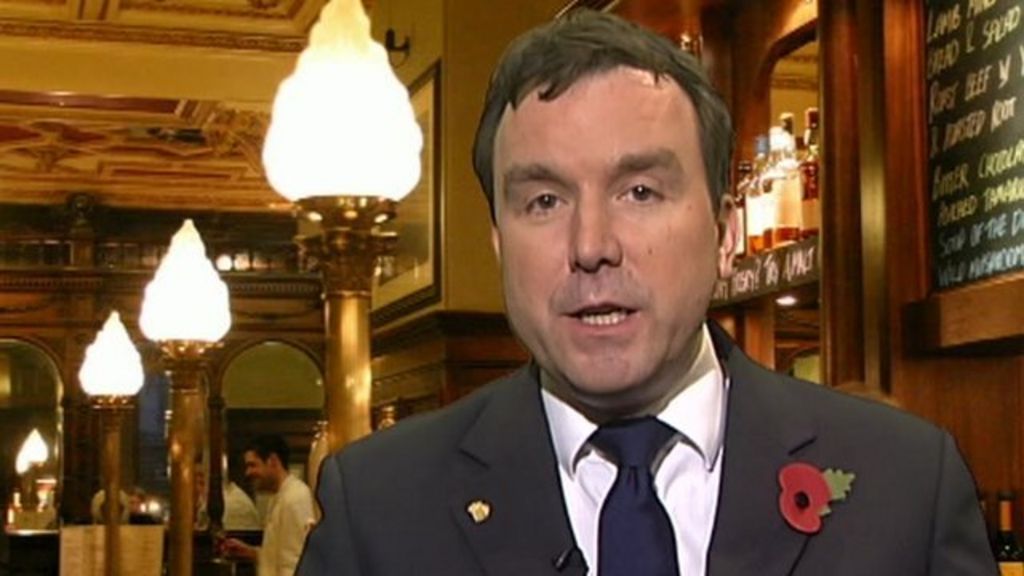 Beer tax 'leading to pub closures' claims Andrew Griffiths MP - BBC News