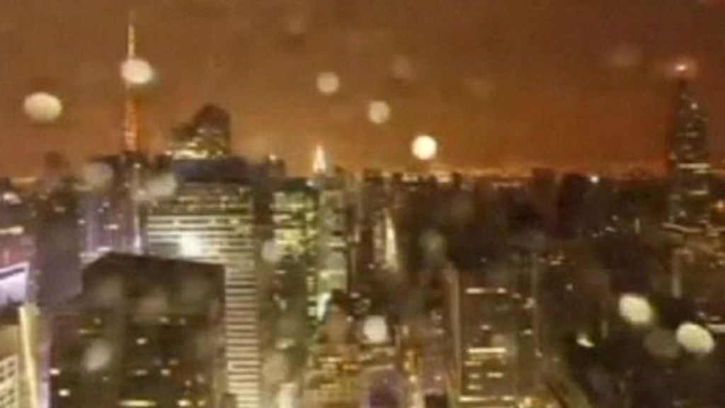 Superstorm Sandy: Time-lapse video as storm strikes NYC - BBC News