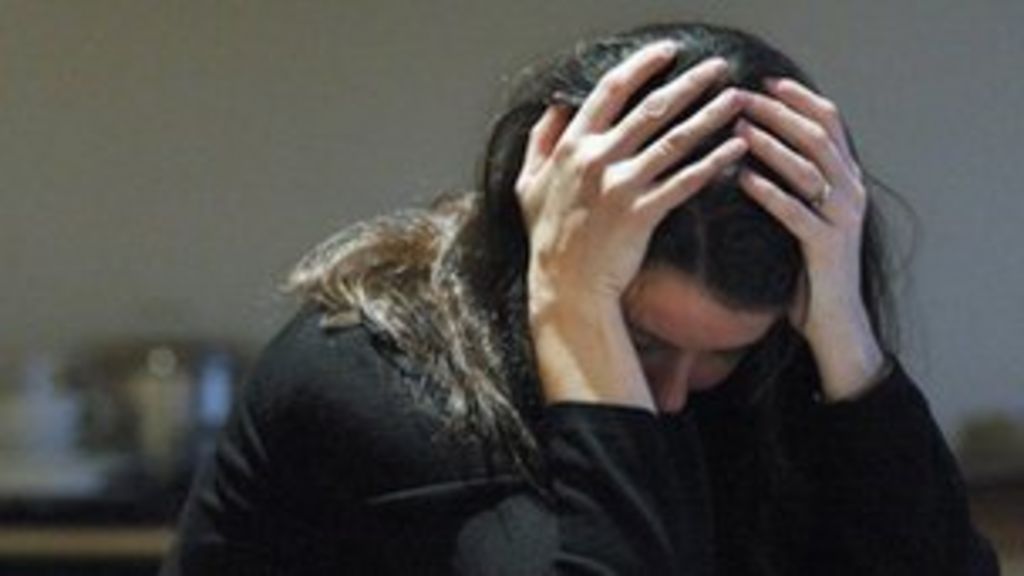 Depressed parents' care workers are temporarily extended - BBC News