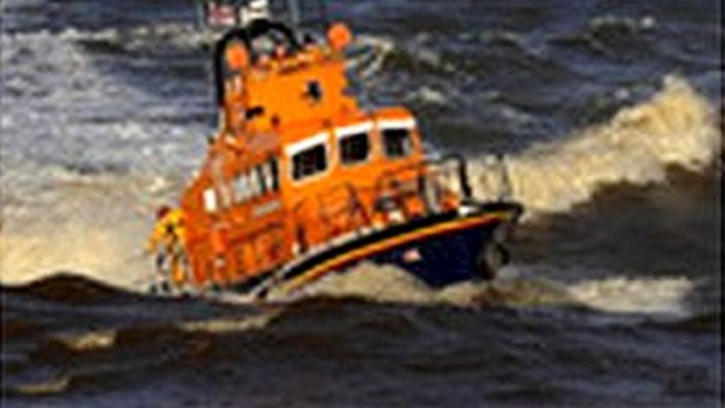 Dutch astronaut Wubbo Ockels rescued by Sussex lifeboat crew - BBC News