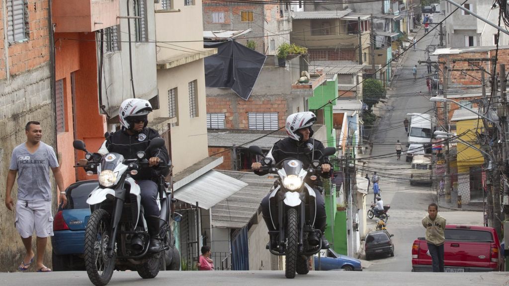 Brazil: 13 new deaths in Sao Paulo's gang battle - BBC News