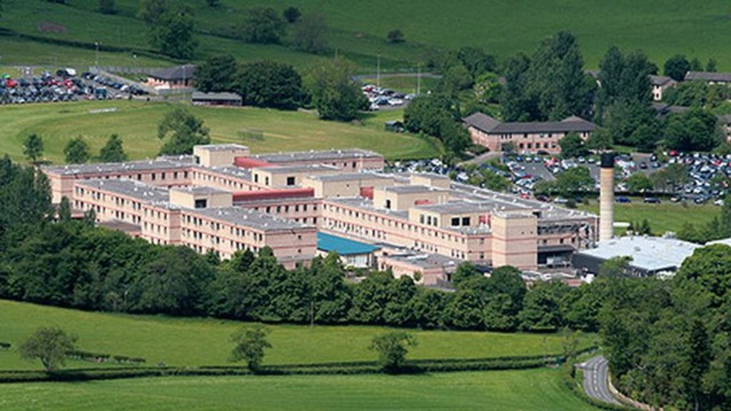 Borders General Hospital faces 'challenging' January - BBC News