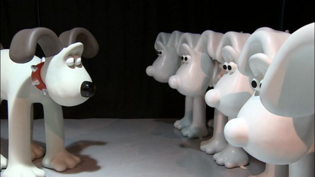 Giant Gromits unveiled for Bristol by creator Nick Park - BBC News