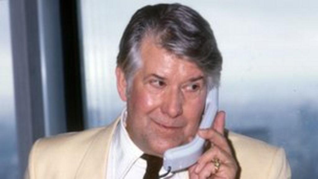 Funeral of speaking clock voice Brian Cobby in Brighton - BBC News