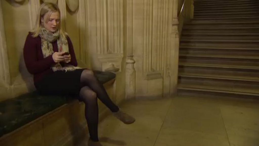 Wonga 'sorry' over Twitter abuse of MP Stella Creasy - BBC News