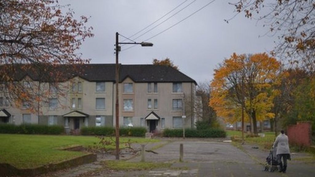 Newham has 'freedom' to relocate families - BBC News