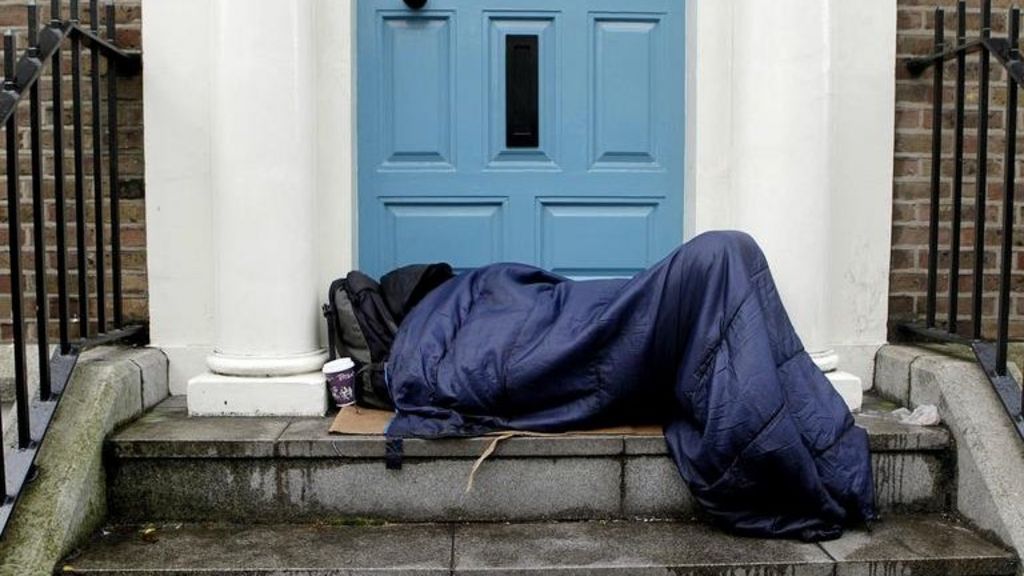 Brighton charity warns over rise in young homeless people - BBC News