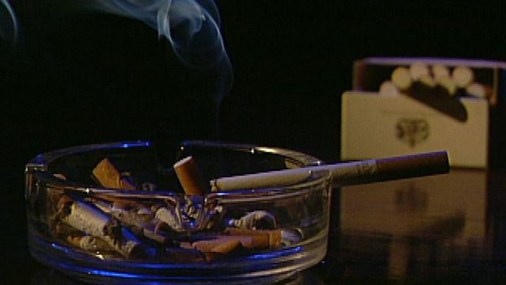 Smoking damages memory, says King's College study - BBC News