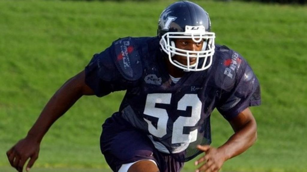 NFL player Jovan Belcher kills girlfriend and self - BBC News