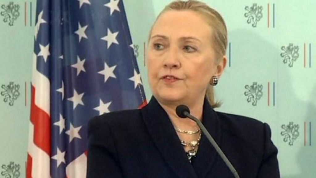 Clinton warns Assad over chemical weapons in Syria - BBC News