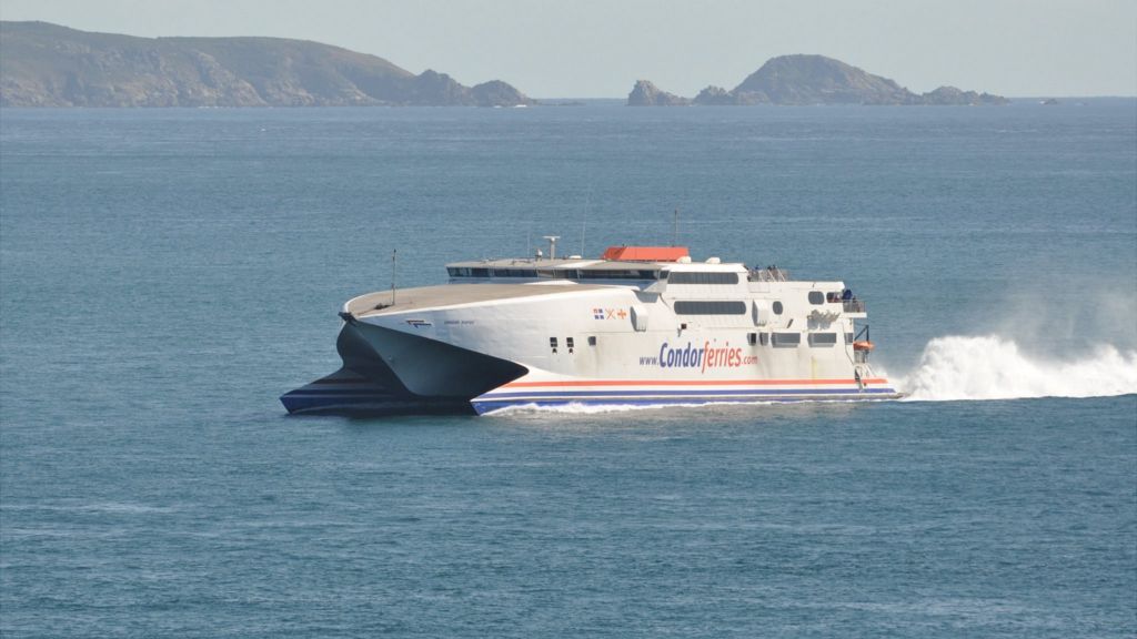 Condor Ferries Channel Islands agreement will be extended - BBC News