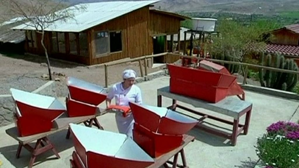 The eco-friendly Chilean restaurant cooking with solar ovens - BBC News