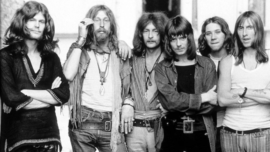 Huw Lloyd Langton, Hawkwind guitarist, dies aged 61 - BBC News
