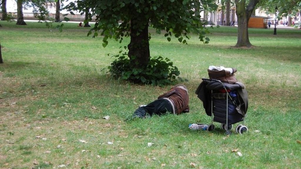 Charity warns of 'hidden homeless' concern in Swindon - BBC News