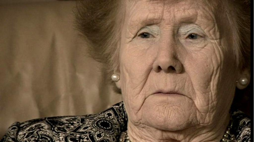 Musical ear syndrome: The woman who constantly hears music - BBC News