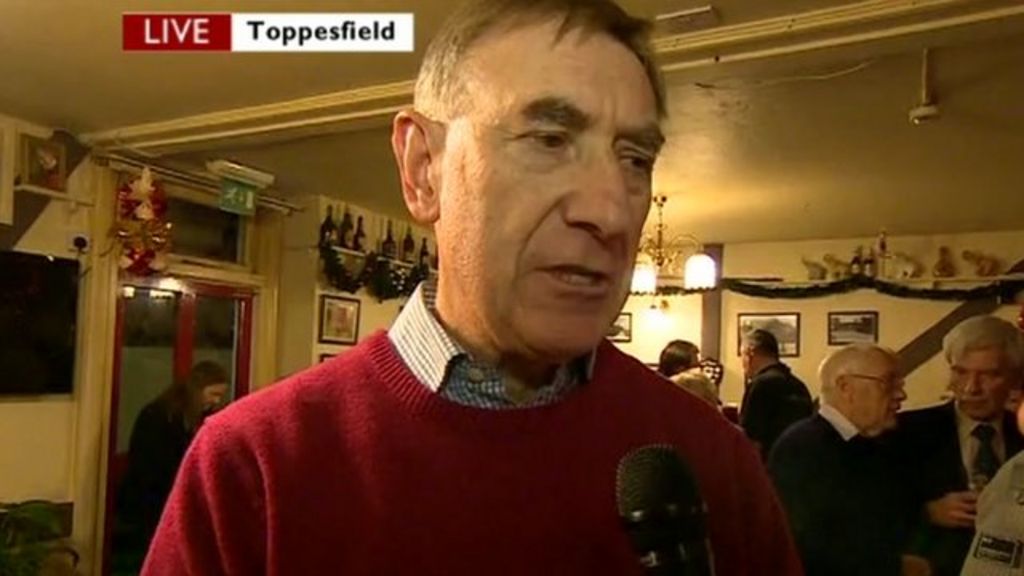 Toppesfield villagers band together in to buy their pub - BBC News