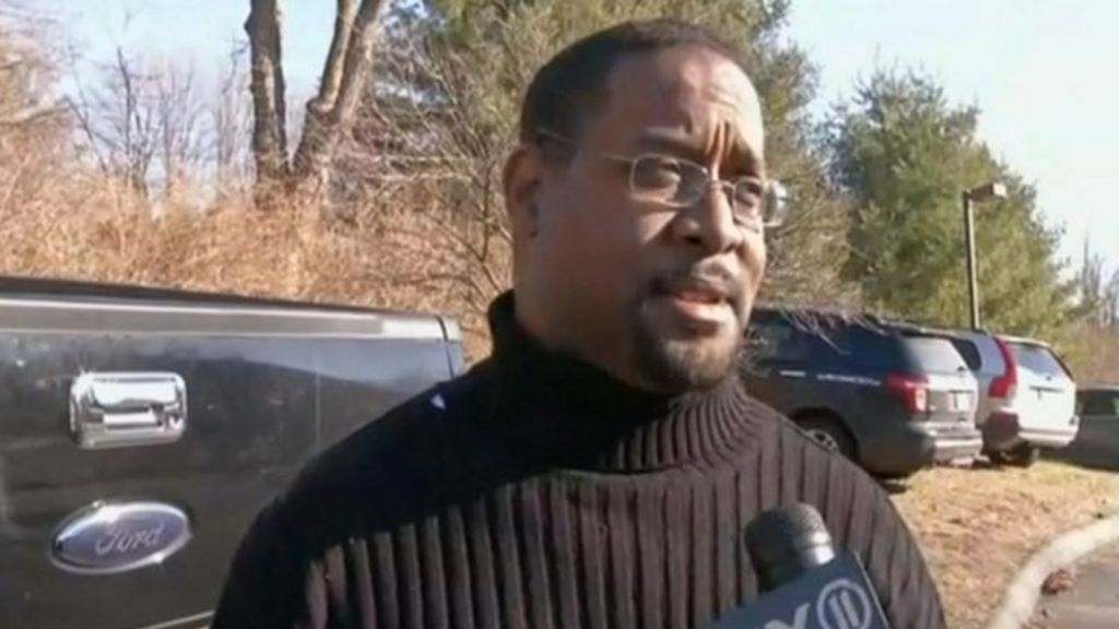 US shooting: Father on 'sheer terror' after phone call - BBC News