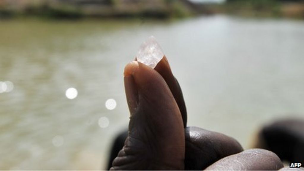 Sierra Leone Koidu mine: Foreigners 'holed up' after clashes - BBC News