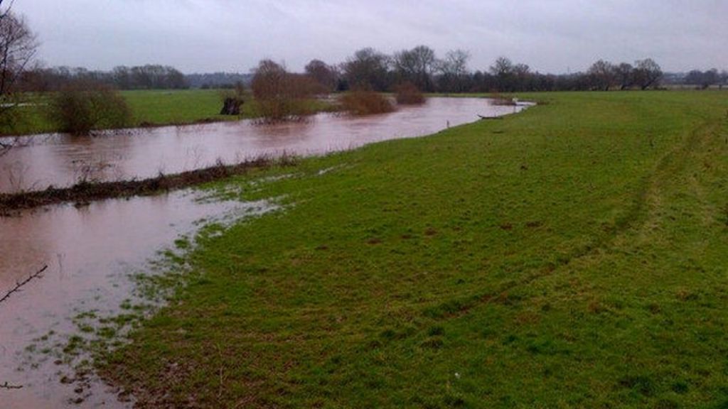 Worcestershire Flood Defences Up As Heavy Rain Forecast Bbc News