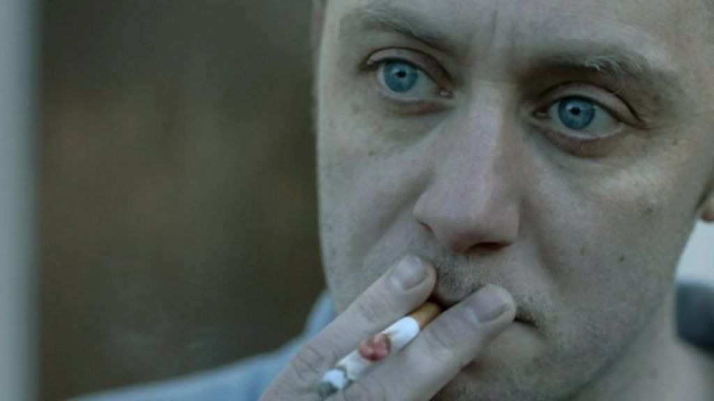 New anti-smoking advert launched - BBC News