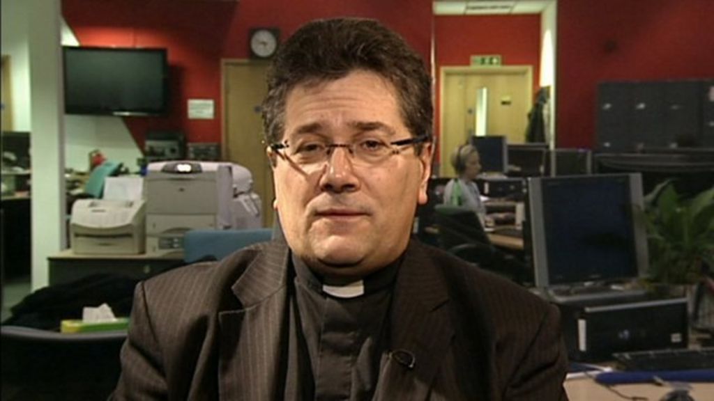 Alan Greaves murder: Vicar speaks of 'senseless' assault - BBC News