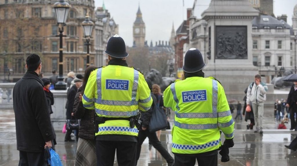 Trust in police damaged by controversies - Vaz - BBC News