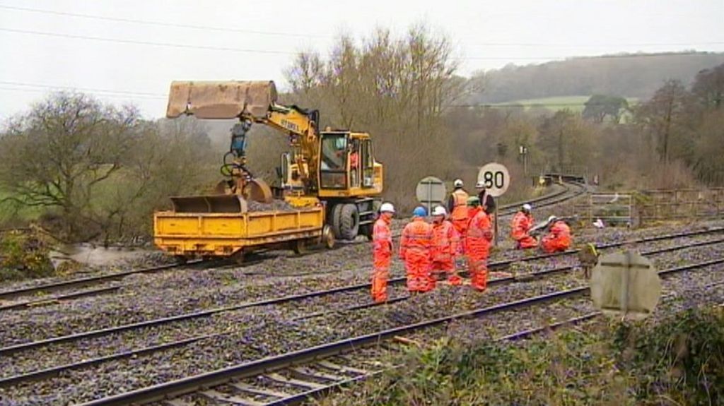 Devon and Cornwall rail lines 'expected to reopen' soon - BBC News