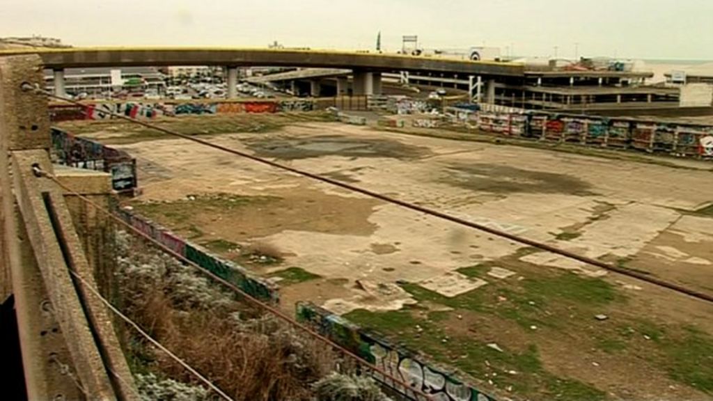 Call to develop Brighton's Black Rock pool site - BBC News