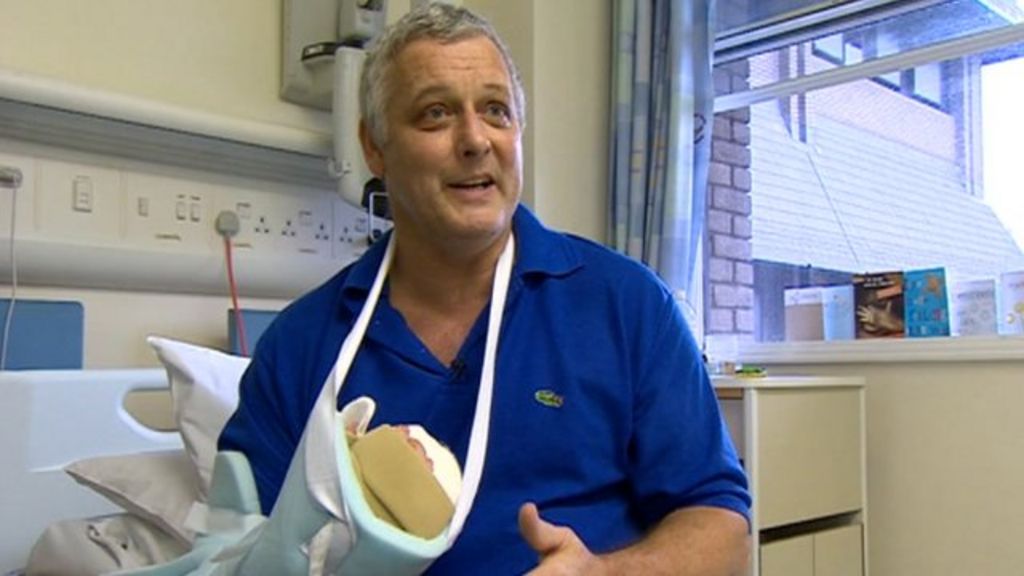 UK's first hand transplant operation - BBC News