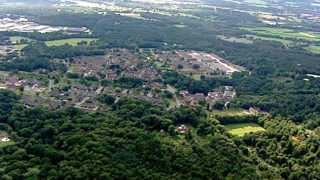 Whitehill Bordon 'green housing' is approved - BBC News