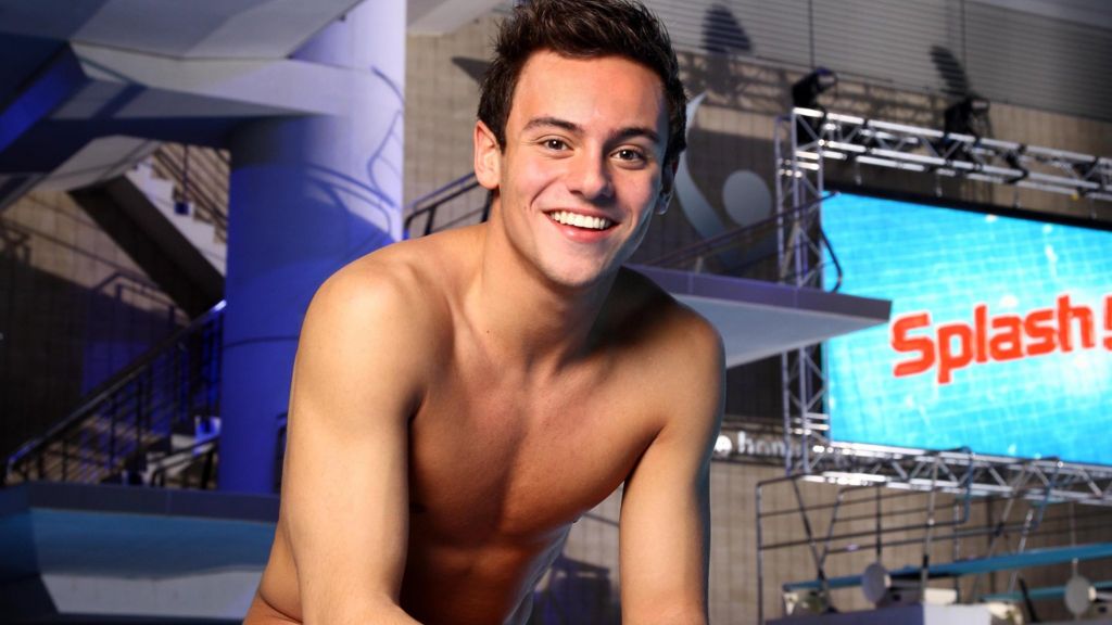 Tom Daley's diving show makes a splash - BBC News