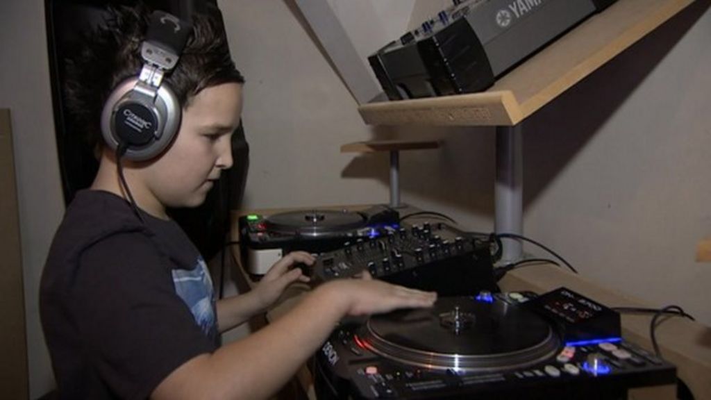 Watch DJ Jack talk about his new record - BBC Newsround